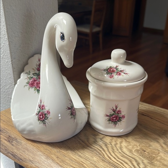 Athena | Accents | Bathroom Floral Swan Figurine And Jar Set | Poshmark
